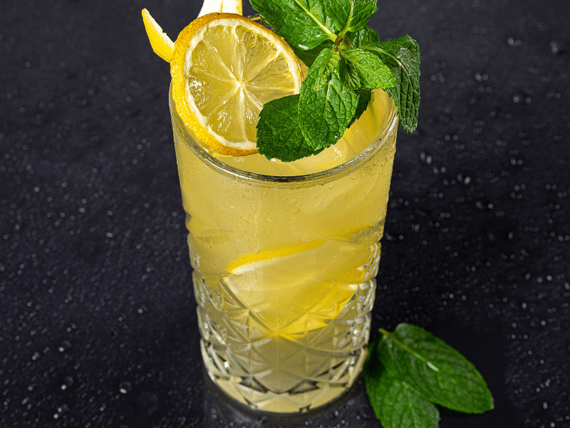 16+ Different Ways to Use Lemon Balm
