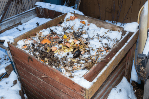 8 Winter Composting Tips: How to Compost Year Round » Homesteading Where You Are